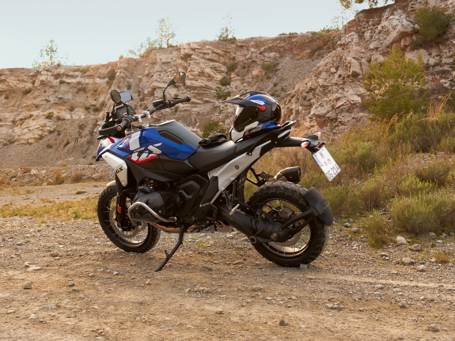BMW GS Rallye Carbon Helm – Premium Adventurehelm met MIPS - M&M ...